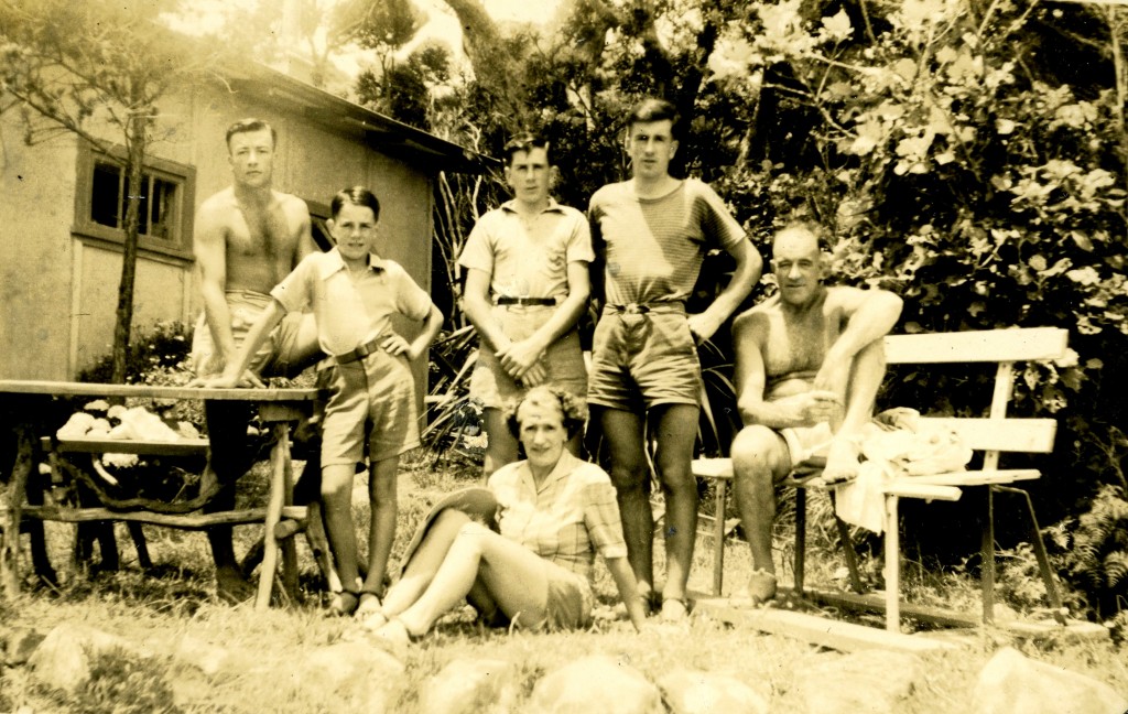 Geoff Hall 1925-2010 | Piha | Piha Beach | Piha New Zealand