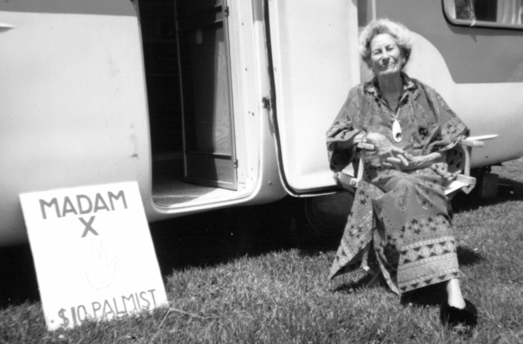Mary Dobbie | Piha | Piha Beach | Piha New Zealand